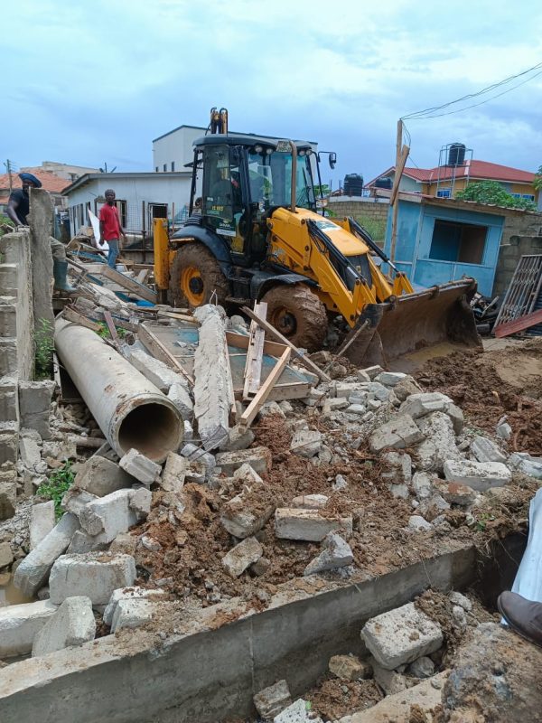 CLEARING OF STRUCTURES ON WATERWAYS: DEMOLITION OF OBSTRUCTIVE ...